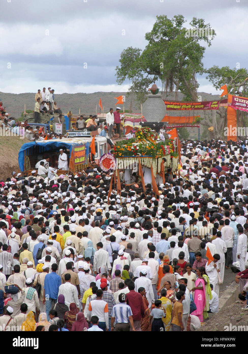 Warkaris or pilgrims, Pandharpur Yatra at Alandi, Maharashtra, India ...