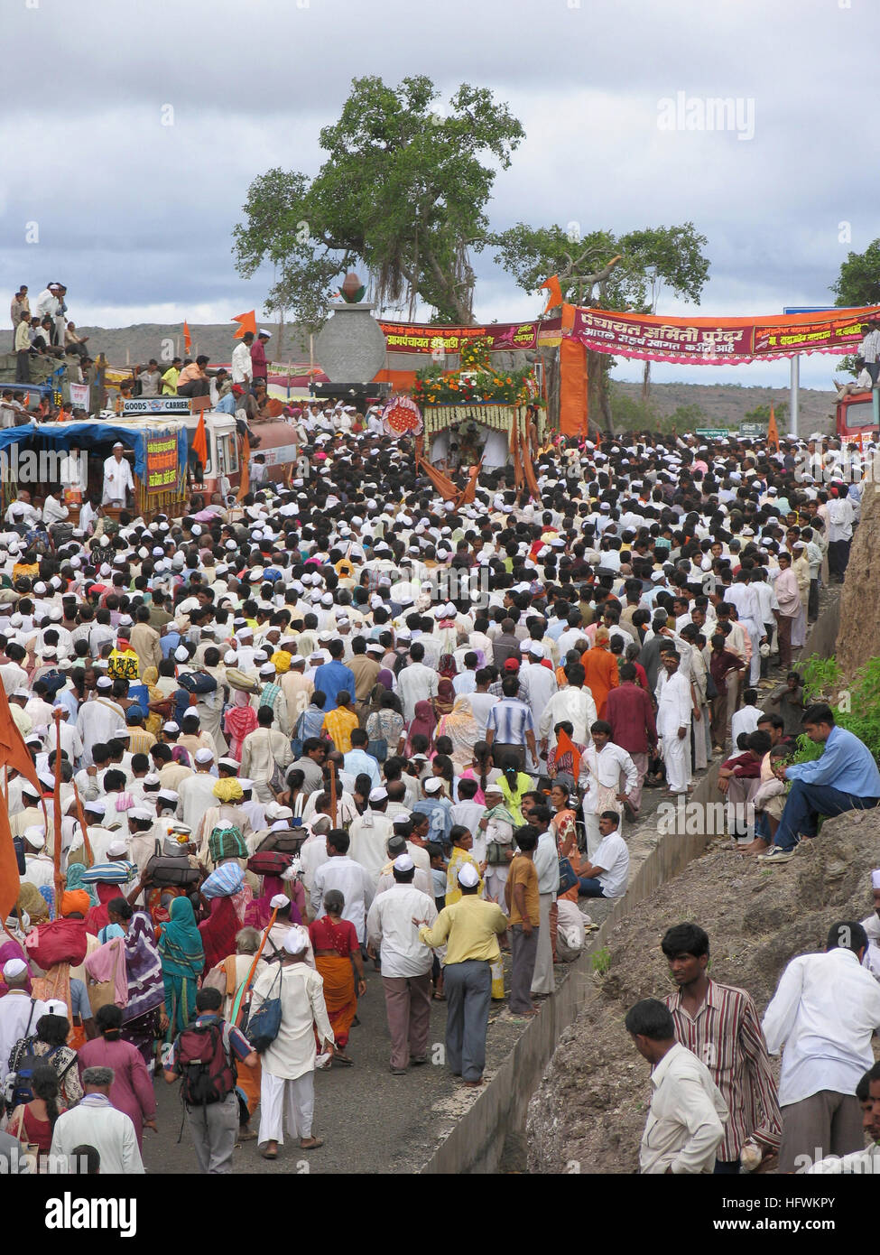 Warkaris or pilgrims, Pandharpur Yatra at Alandi, Maharashtra, India ...
