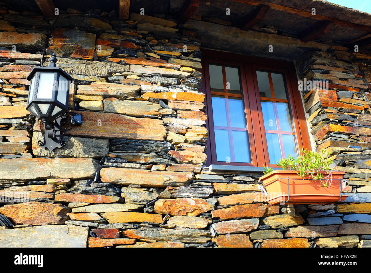 Window architecture hi-res stock photography and images - Alamy