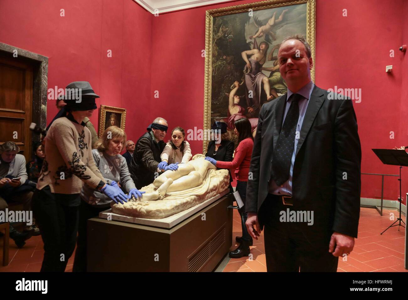 First Lady of Italy Agnese Landini joins visitors to the Uffizi Gallery ...