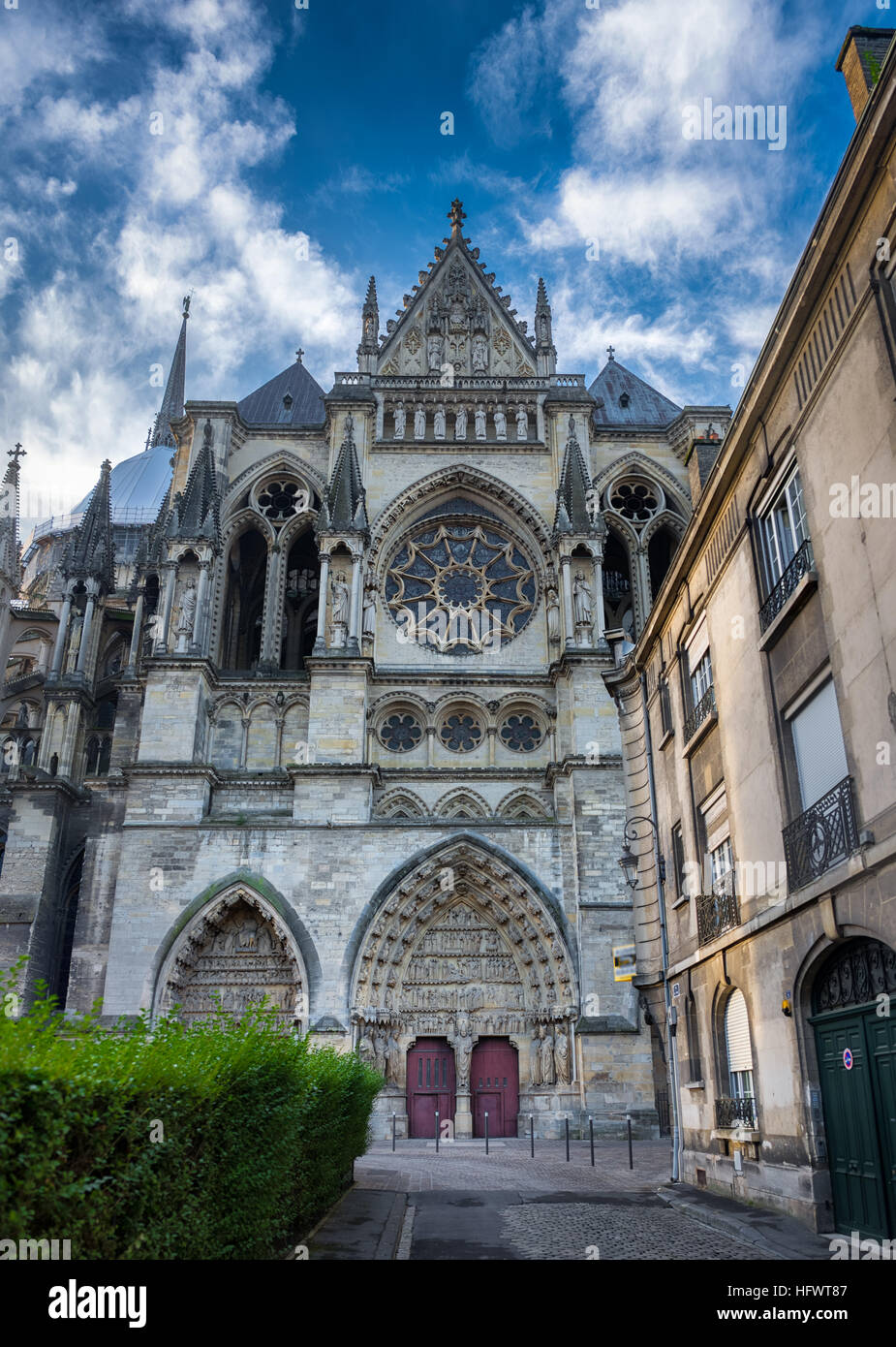 Lateral entrance of historic Reims cathedral, France Stock Photo - Alamy