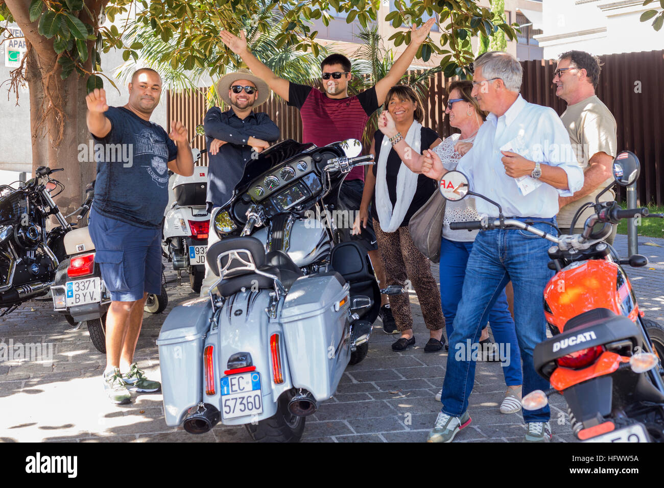 Harley davidson bikers hi-res stock photography and images - Alamy