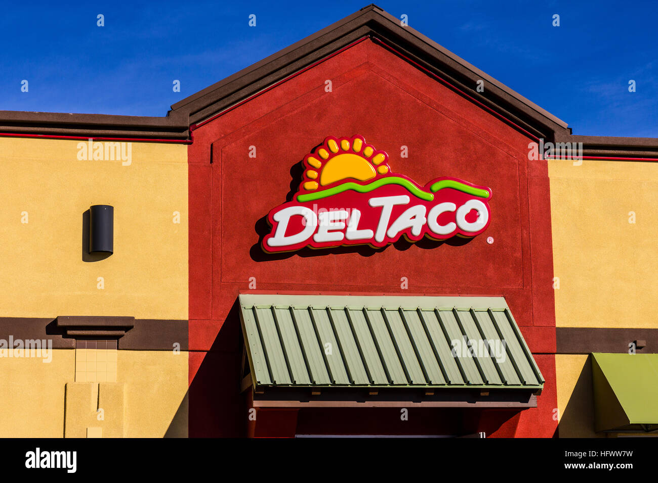 Del taco mexican fast food restaurant hi-res stock photography and ...
