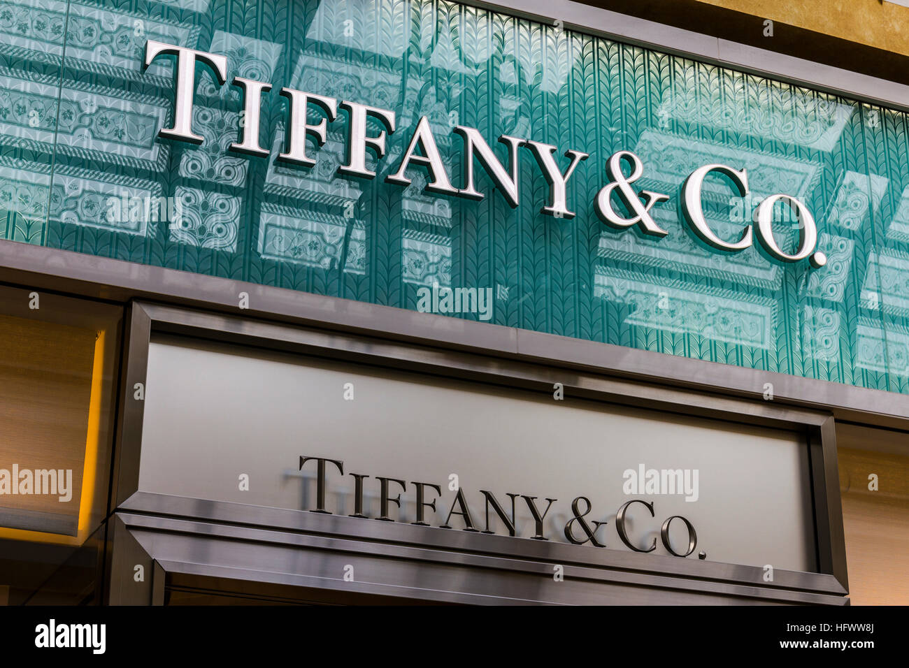 Las Vegas - Circa December 2016: Tiffany & Co. Retail Mall Location ...