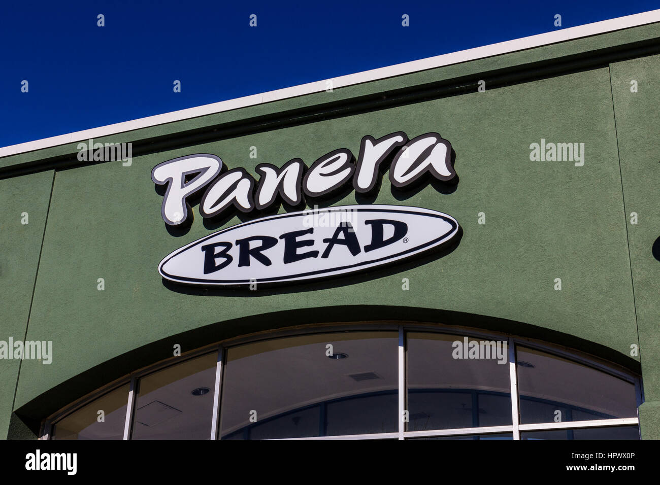 Panera bread building hi-res stock photography and images - Alamy