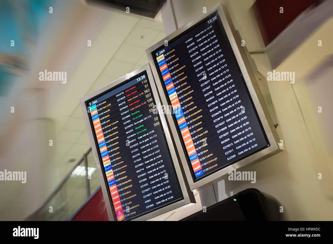 Airport sign boards hi-res stock photography and images - Alamy