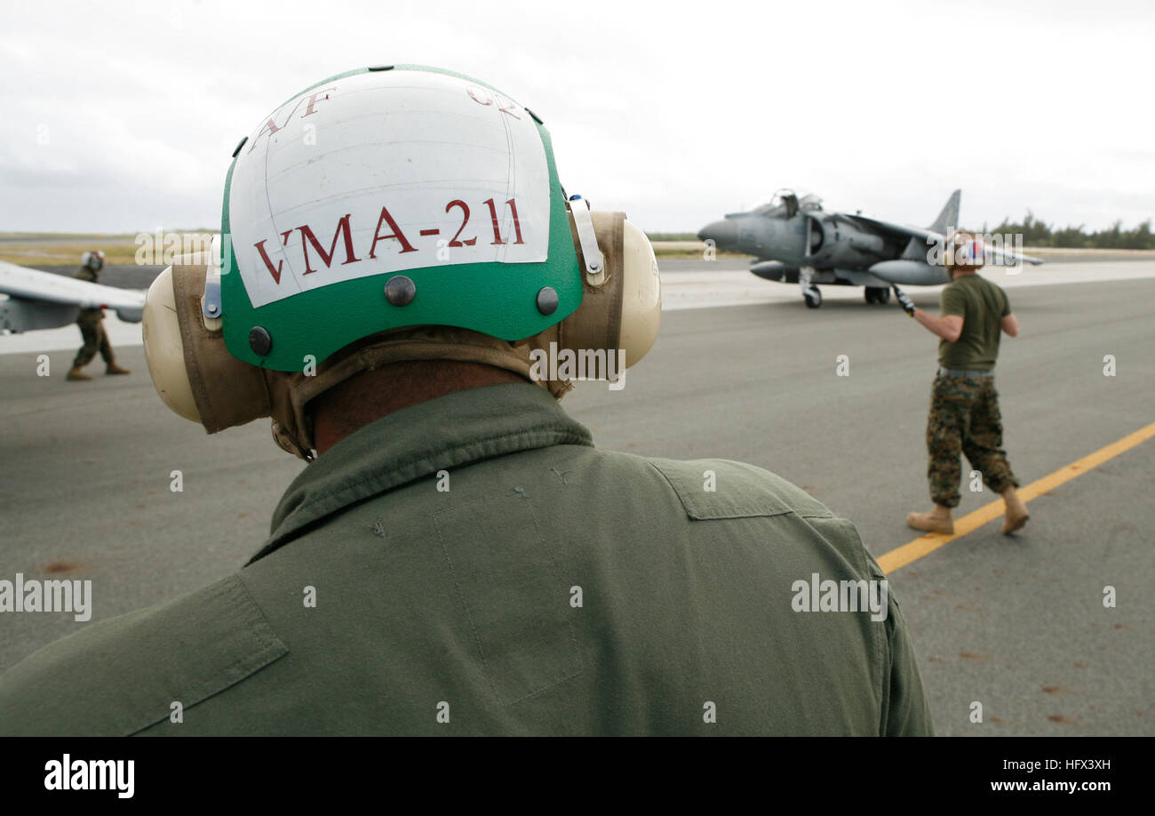 Staff Sgt. Rogelio Gomez, airframes maintenance chief with Marine ...