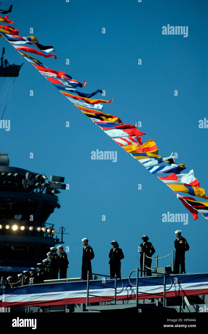 Commissioning ceremony uss nimitz hi-res stock photography and images ...