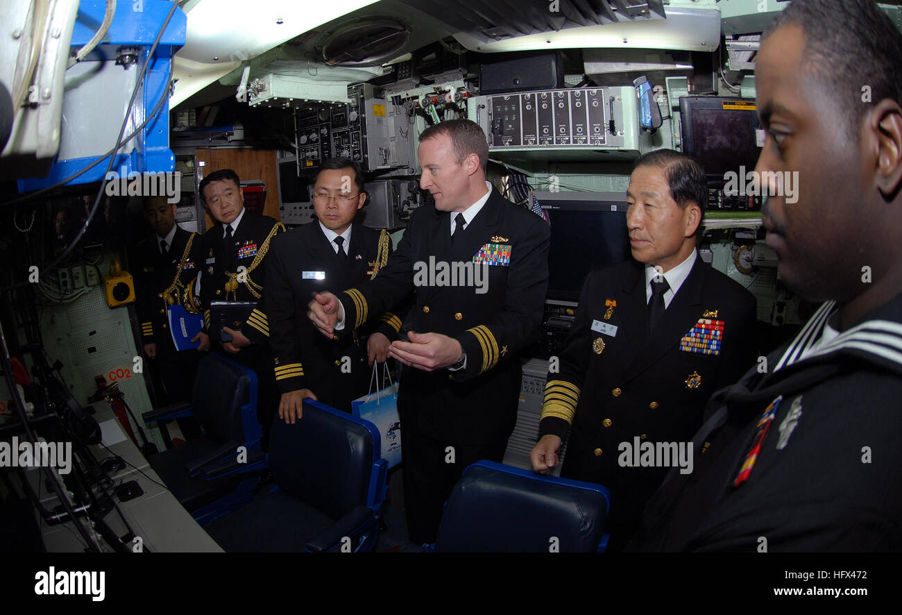 Submarine sonar room hi-res stock photography and images - Alamy