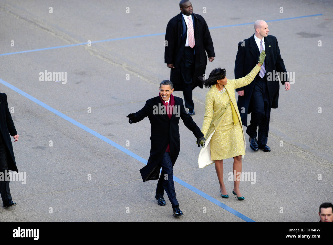Barack obama 2009 inauguration crowd hi-res stock photography and ...