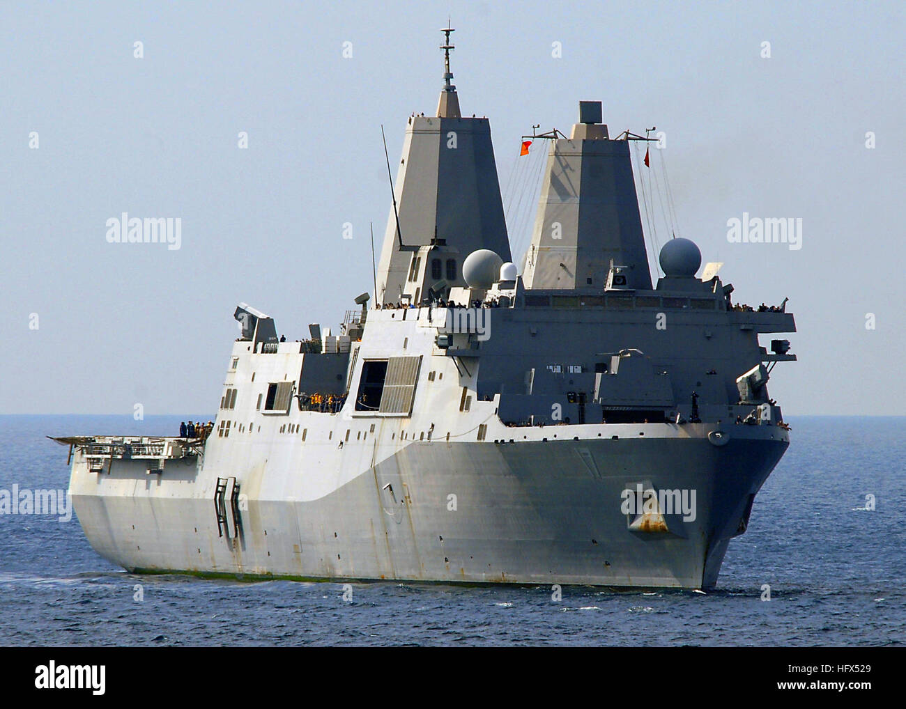 090204-N-1082Z-021 GULF OF OMAN (Feb. 04, 2009) The amphibious ...