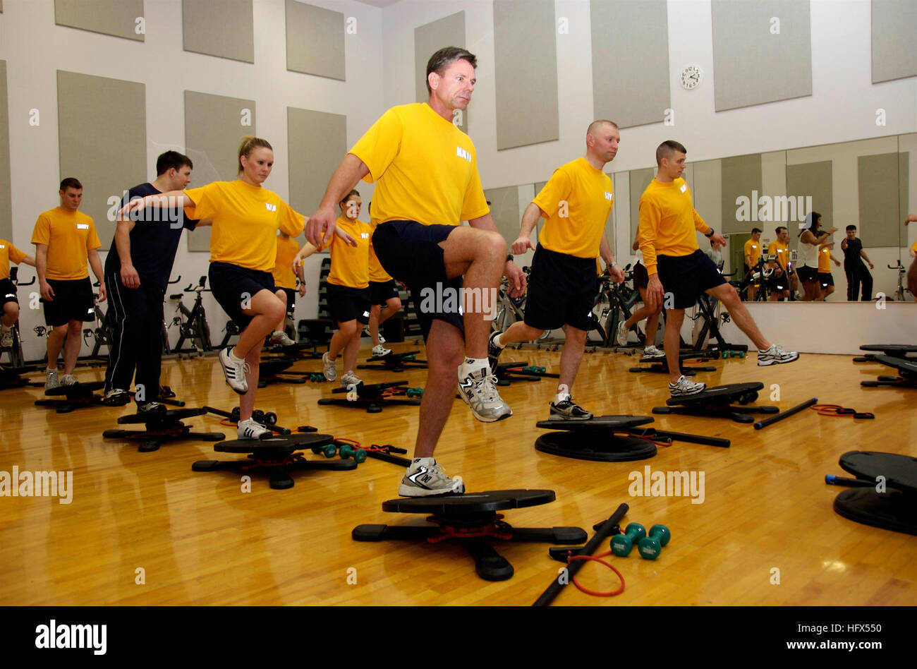 Navy physical fitness assessment hi-res stock photography and images ...