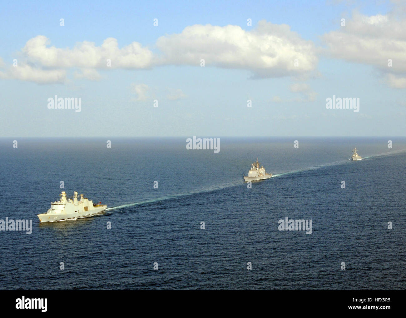 090220-N-1082Z-082 GULF OF ADEN (Feb. 20, 2009) The Dutch flexible ...