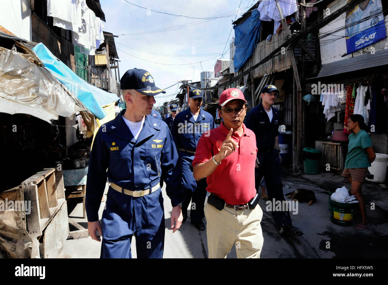 090221-N-8546L-317 MANILA, Philippines (Feb. 21, 2009) Capt. Thom W ...