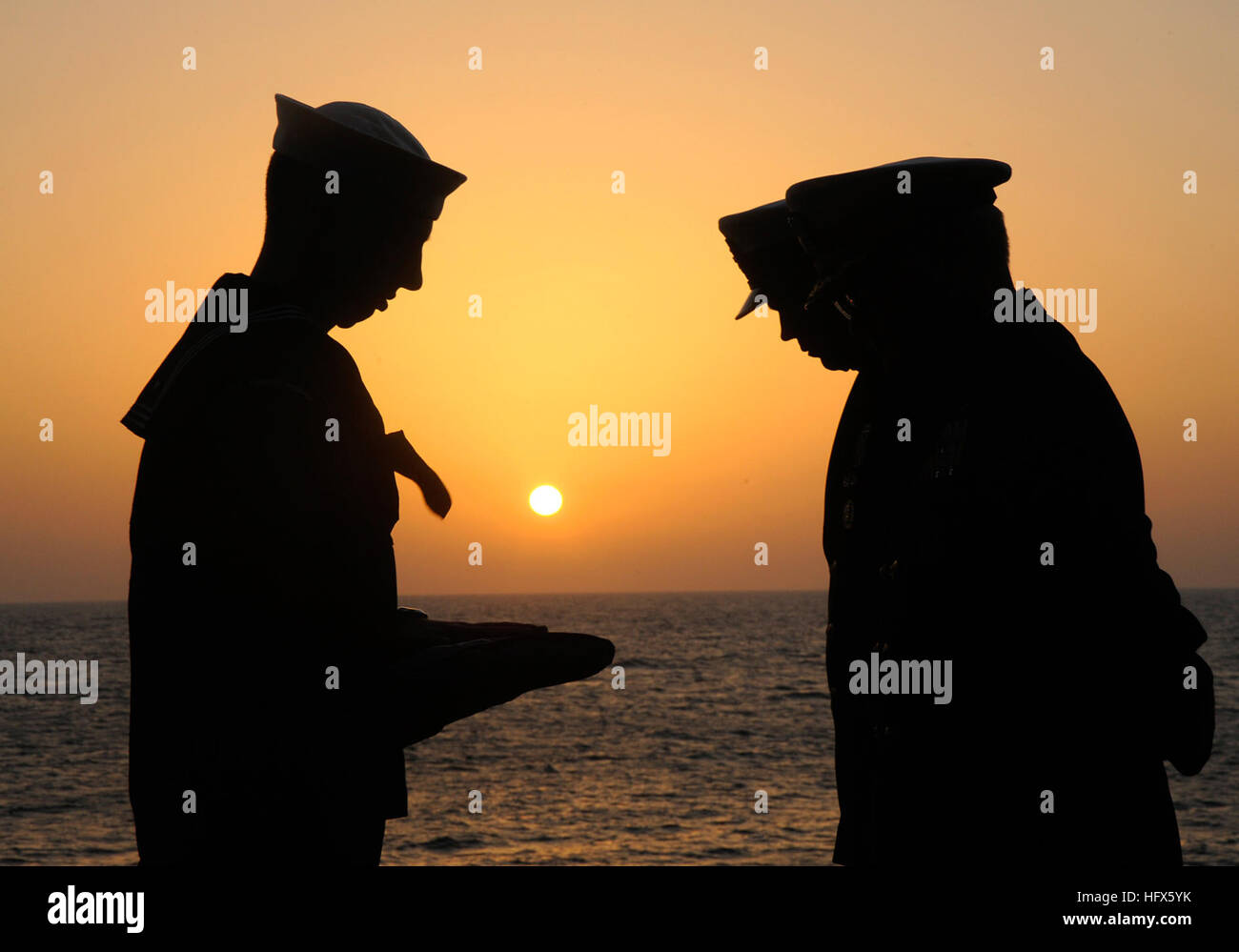 090224-N-9187B-036 GULF OF OMAN (Feb 24, 2009) Aviation Ordnanceman ...