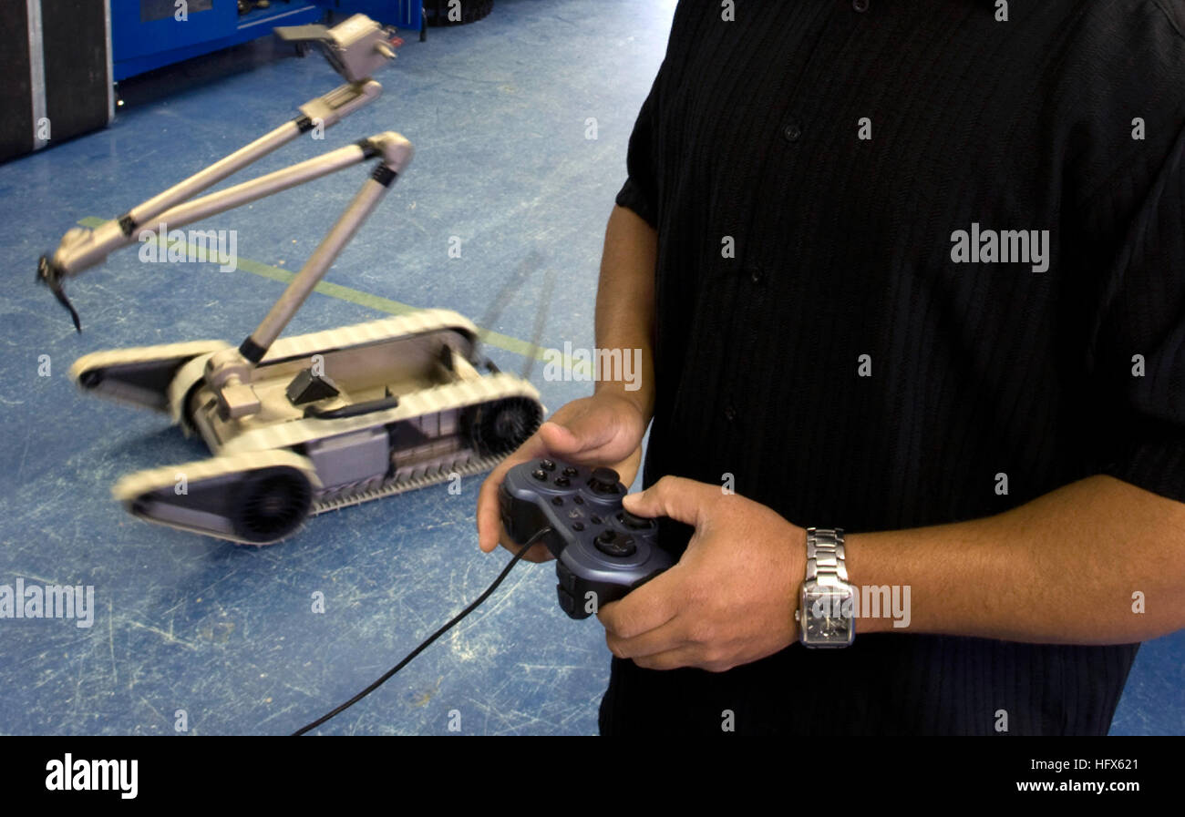 090226-N-7090S-272 INDIAN HEAD, Md. (Feb. 26, 2009) Warren Tibbs, a ...