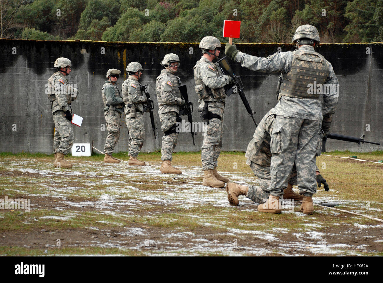 Sailors conduct live-fire training at Fort Lewis under supervision of ...