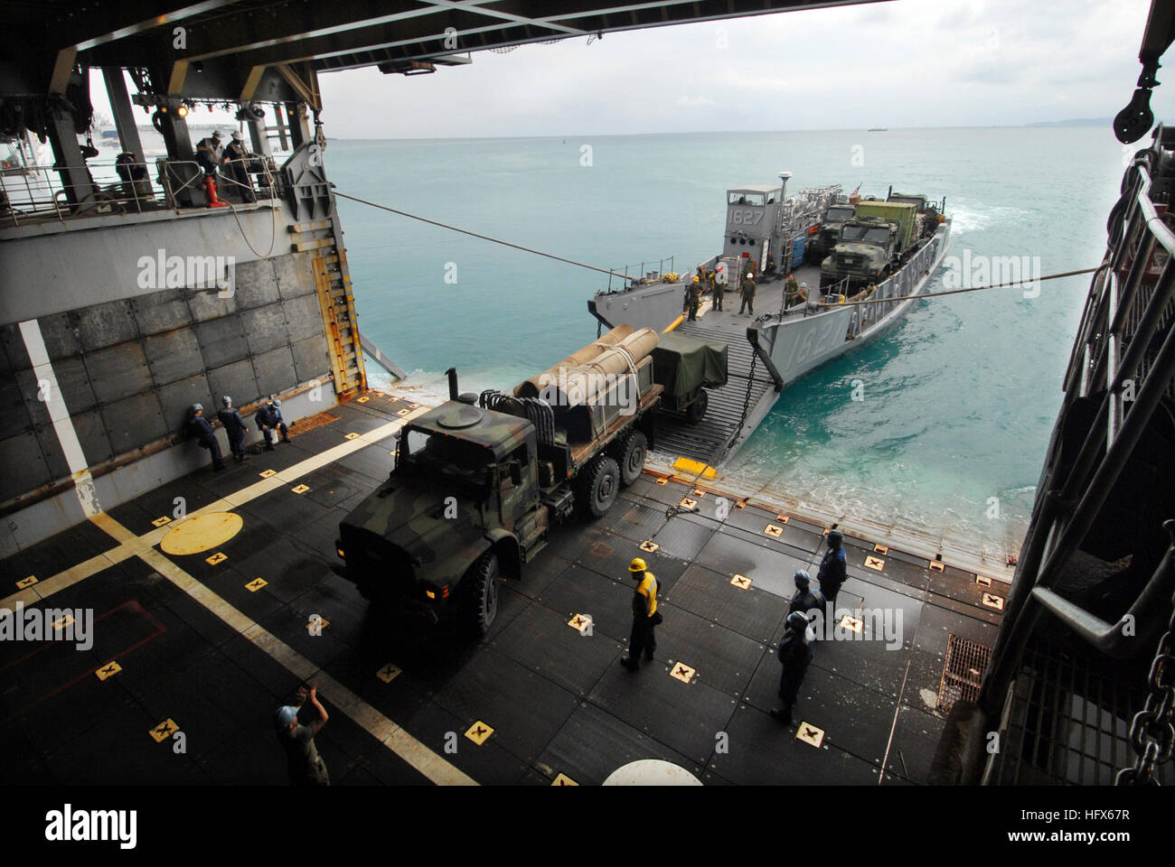 Utility landing craft lcu 1627 hi-res stock photography and images - Alamy