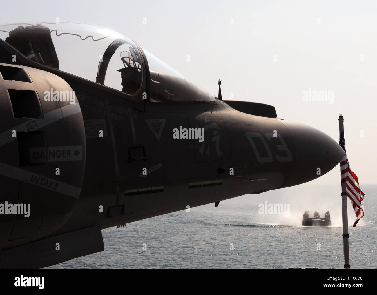 Lcac 100 hi-res stock photography and images - Alamy