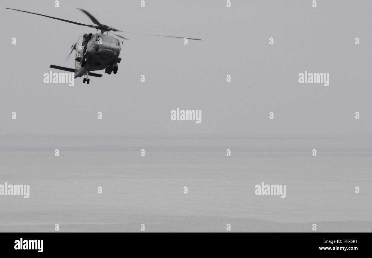 Underway seahawk helicopter landing hi-res stock photography and images ...