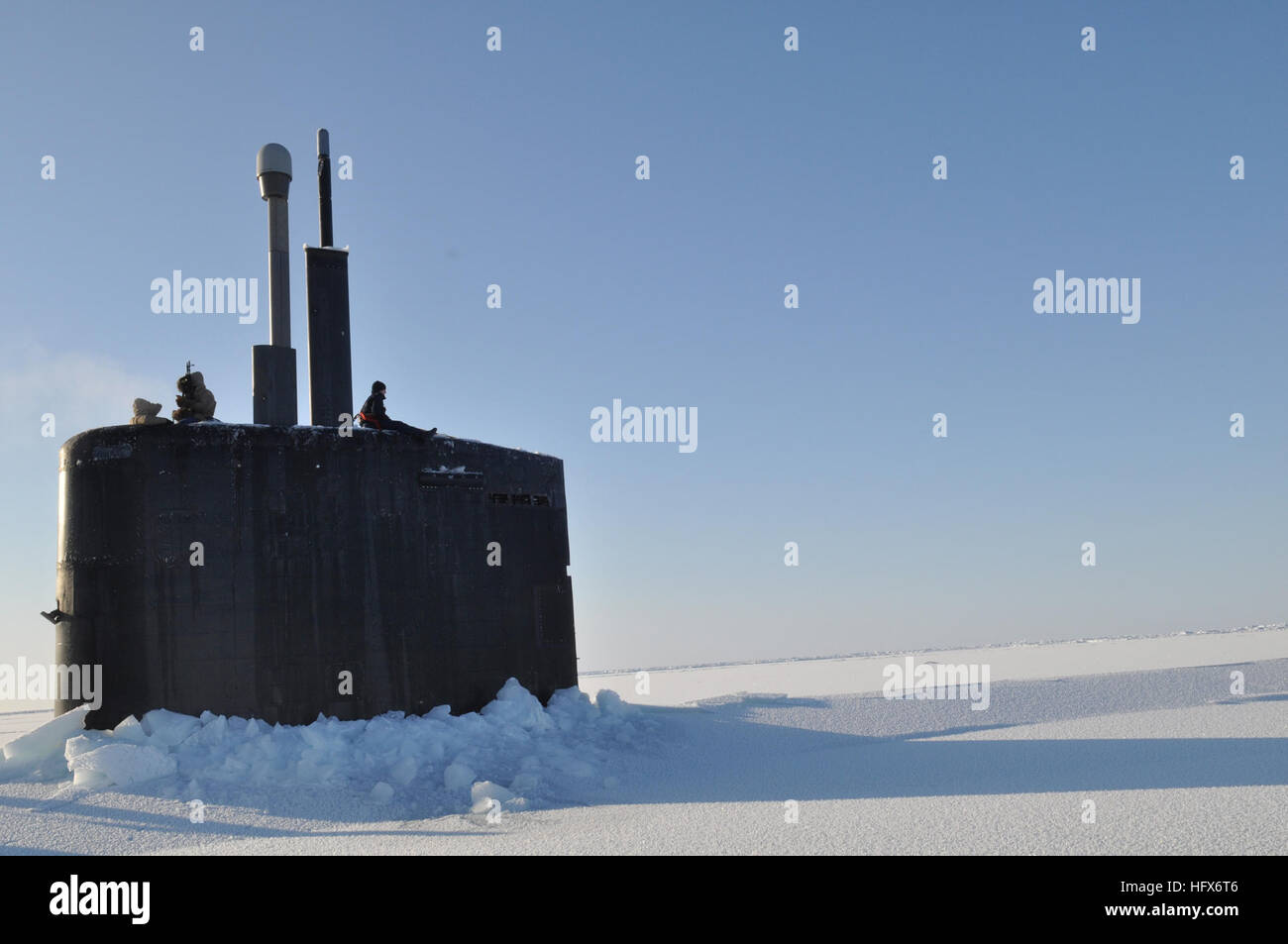 Us navy submarine ice hi-res stock photography and images - Alamy