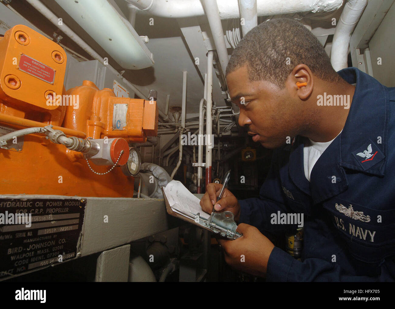 Oil and gas control room technician hi-res stock photography and images ...