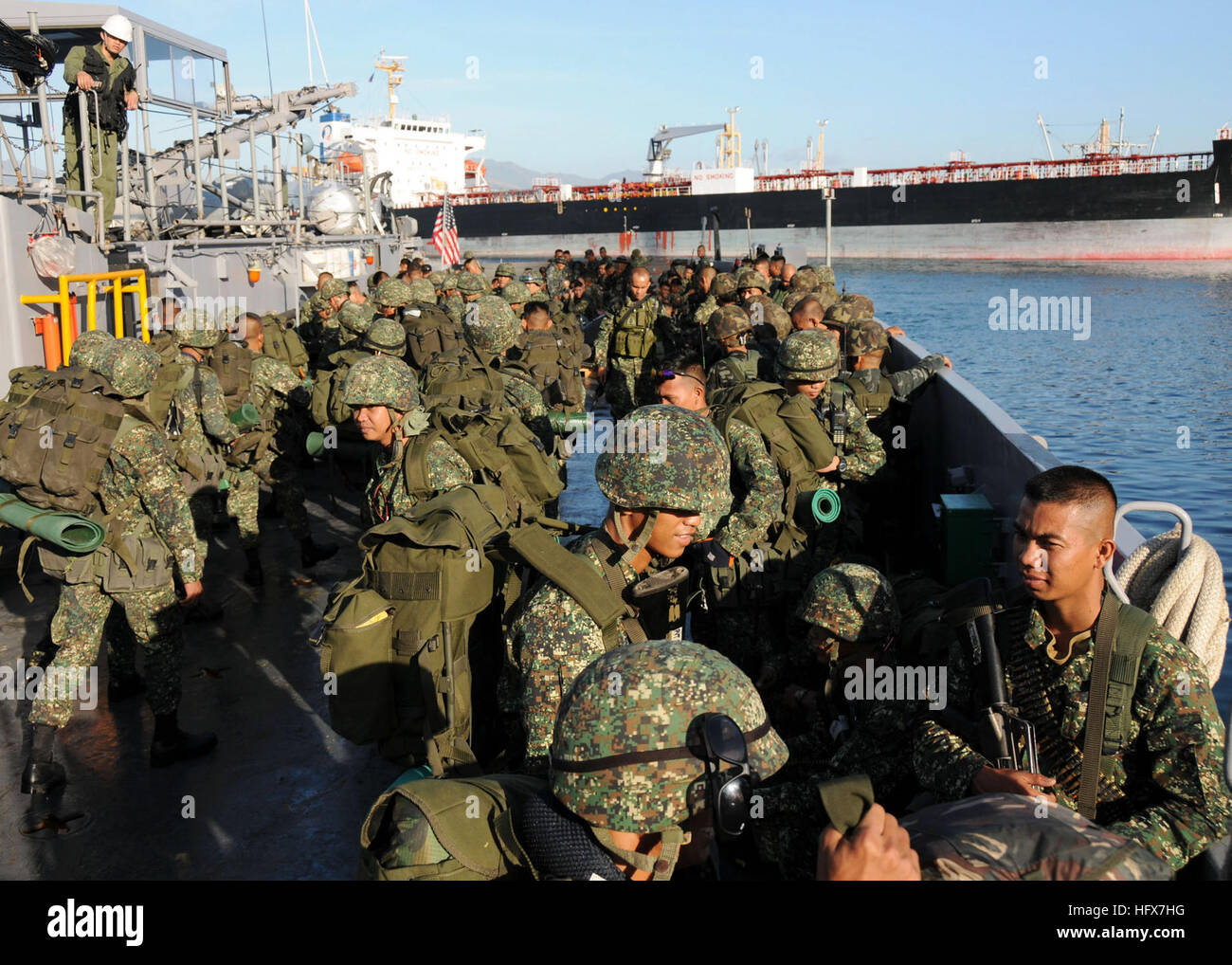 090413-N-0120A-103 SUBIC BAY, Republic of the Philippines (April 13 ...