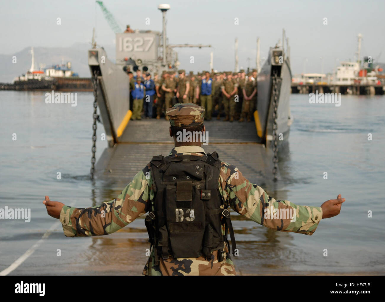 Utility landing craft lcu 1627 hi-res stock photography and images - Alamy