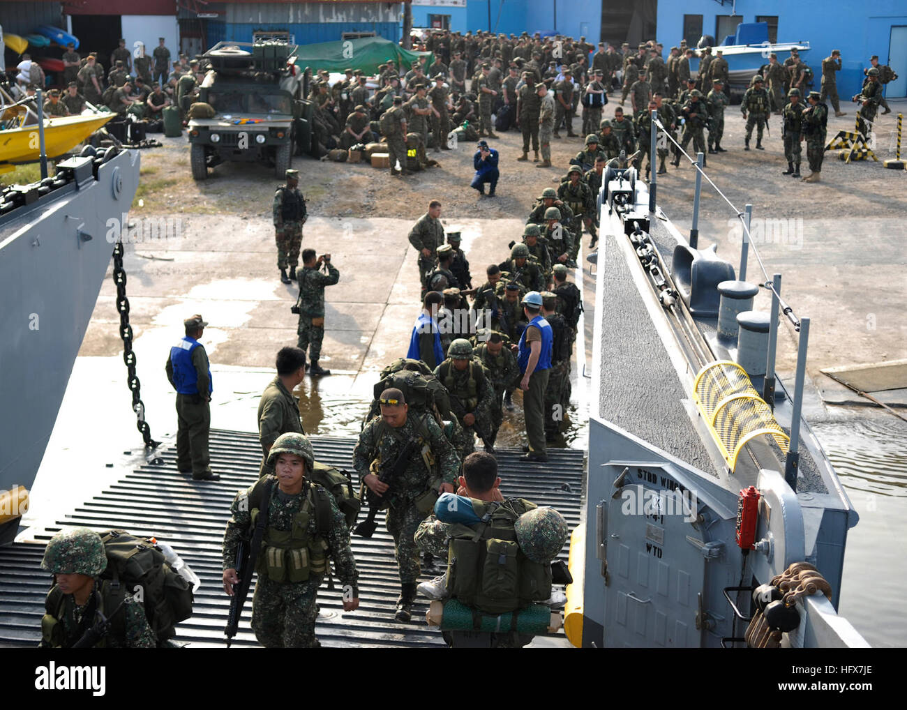Utility landing craft lcu 1627 hi-res stock photography and images - Alamy