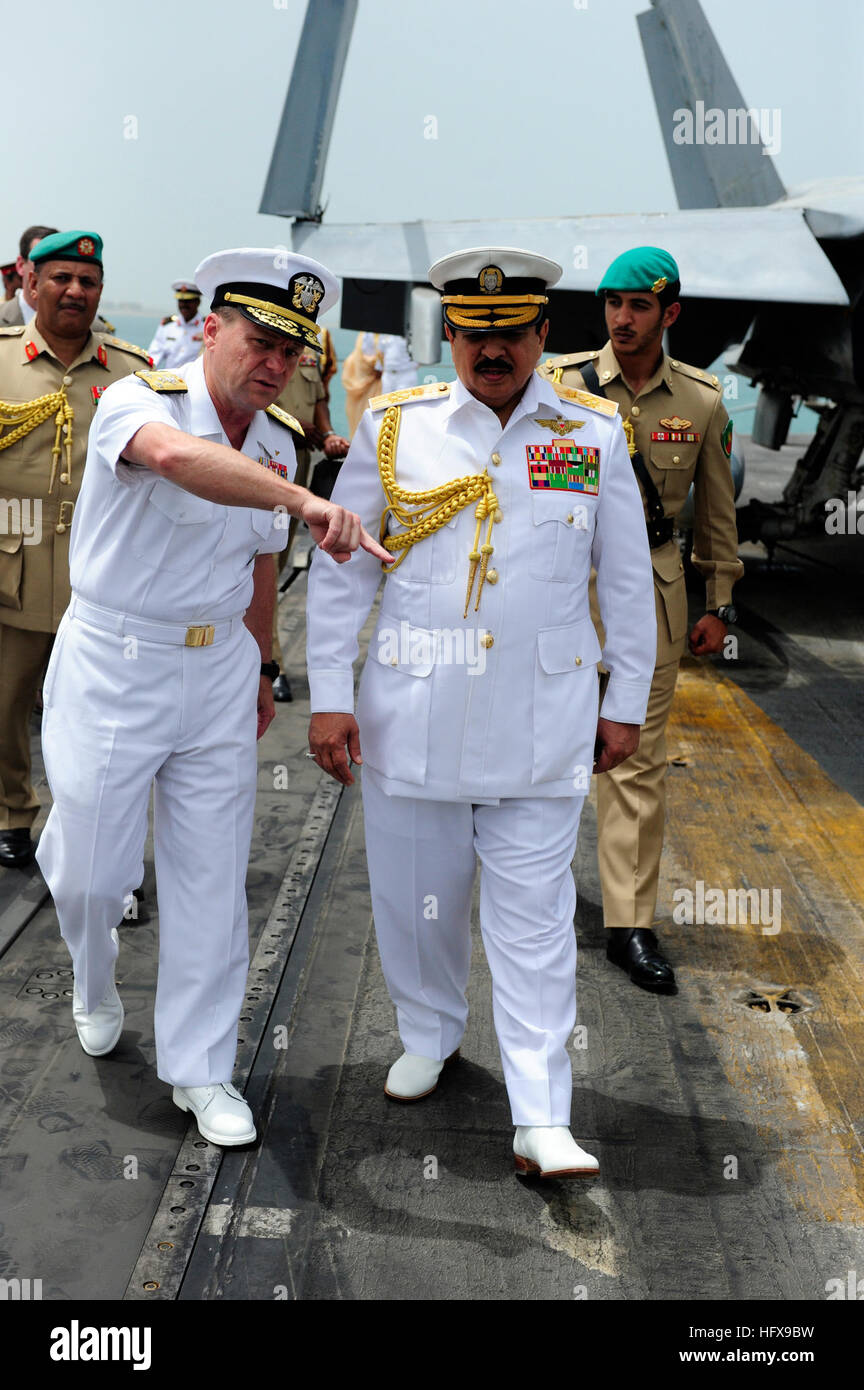 2009 vice adm bill gortney hi-res stock photography and images - Alamy