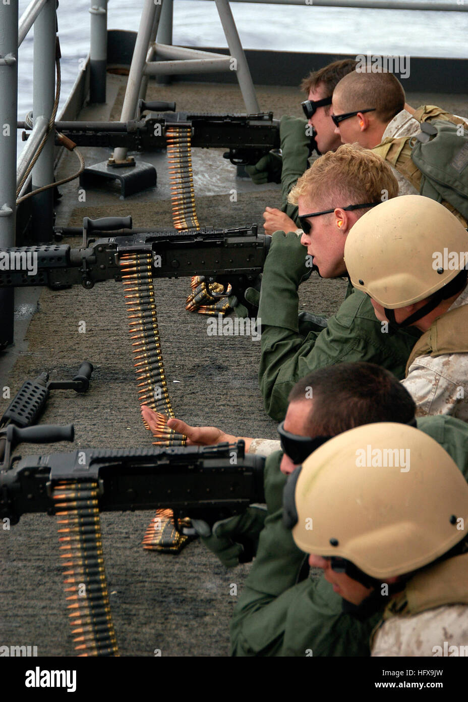 090522-N-6720T-049 PACIFIC OCEAN (May 22, 2009) Marines assigned to ...