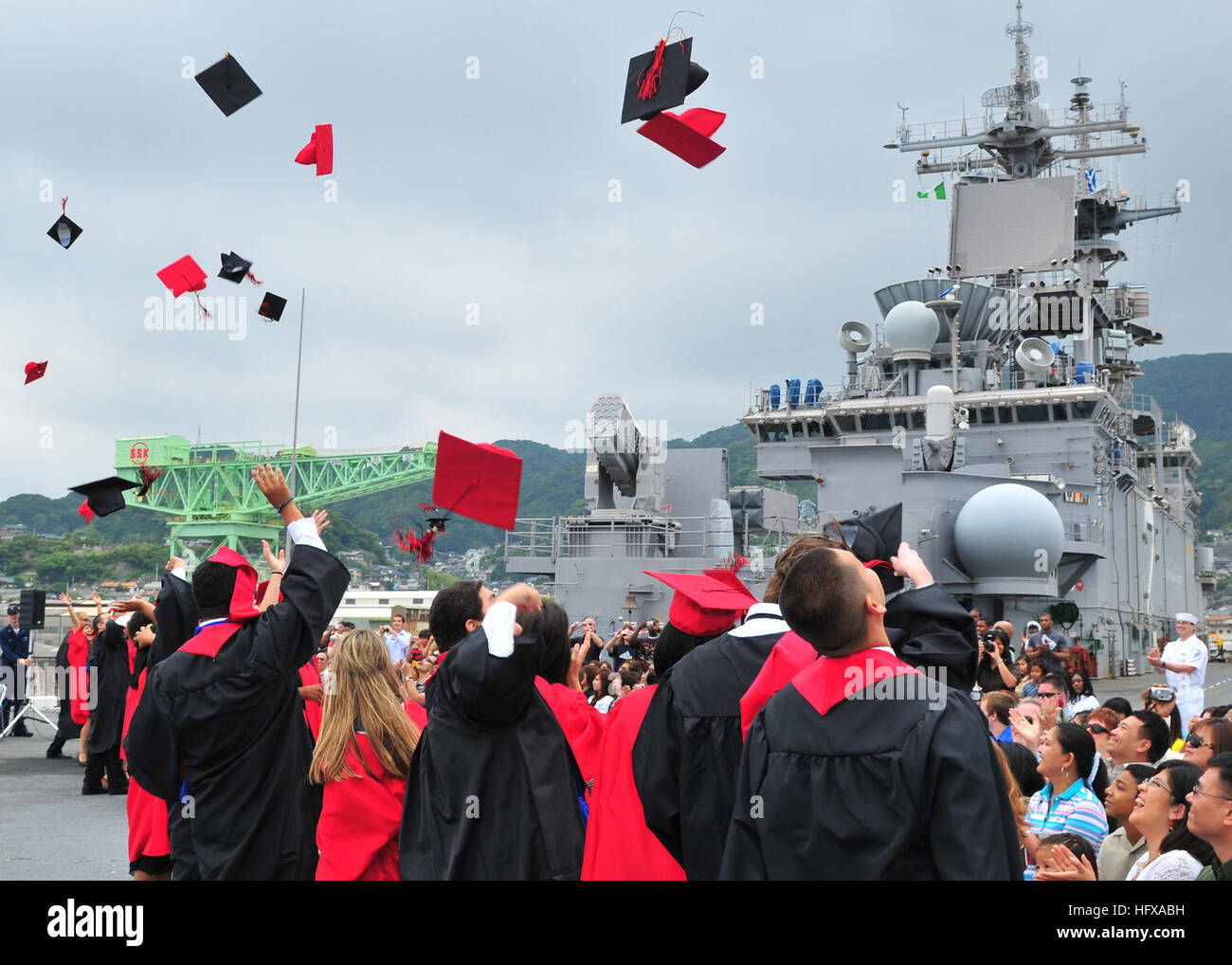 090606-N-4010S-147 SASEBO, Japan (June 6, 2009) Graduating students ...