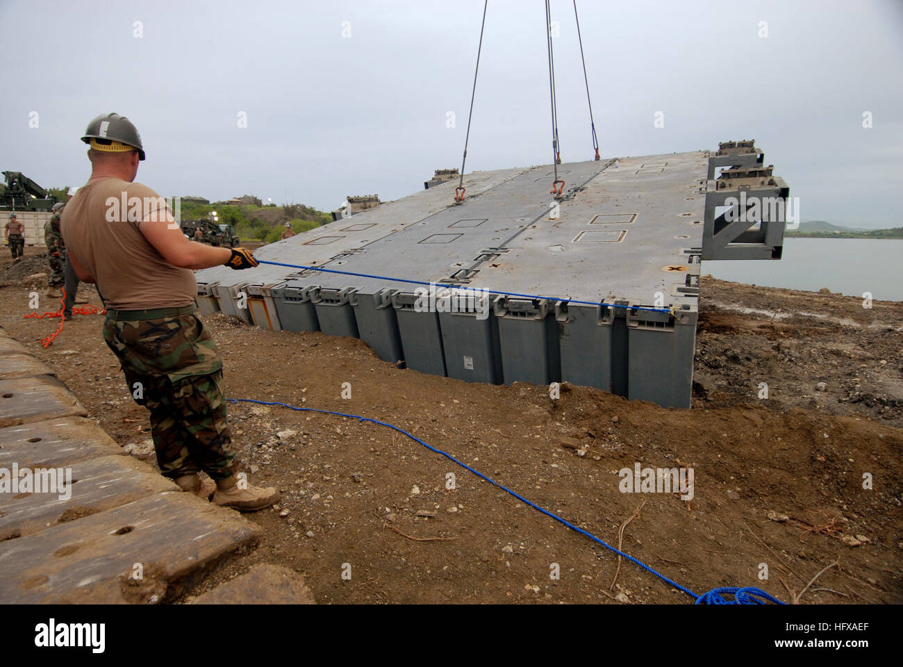 090609-N-7405P-017 GUANTANAMO BAY, Cuba (June 9, 2009) Equipment ...