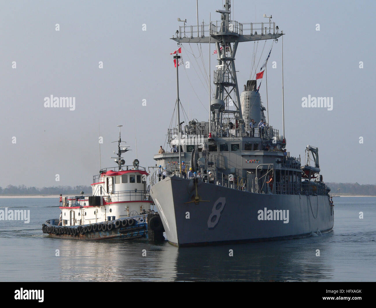 Uss defender hi-res stock photography and images - Alamy