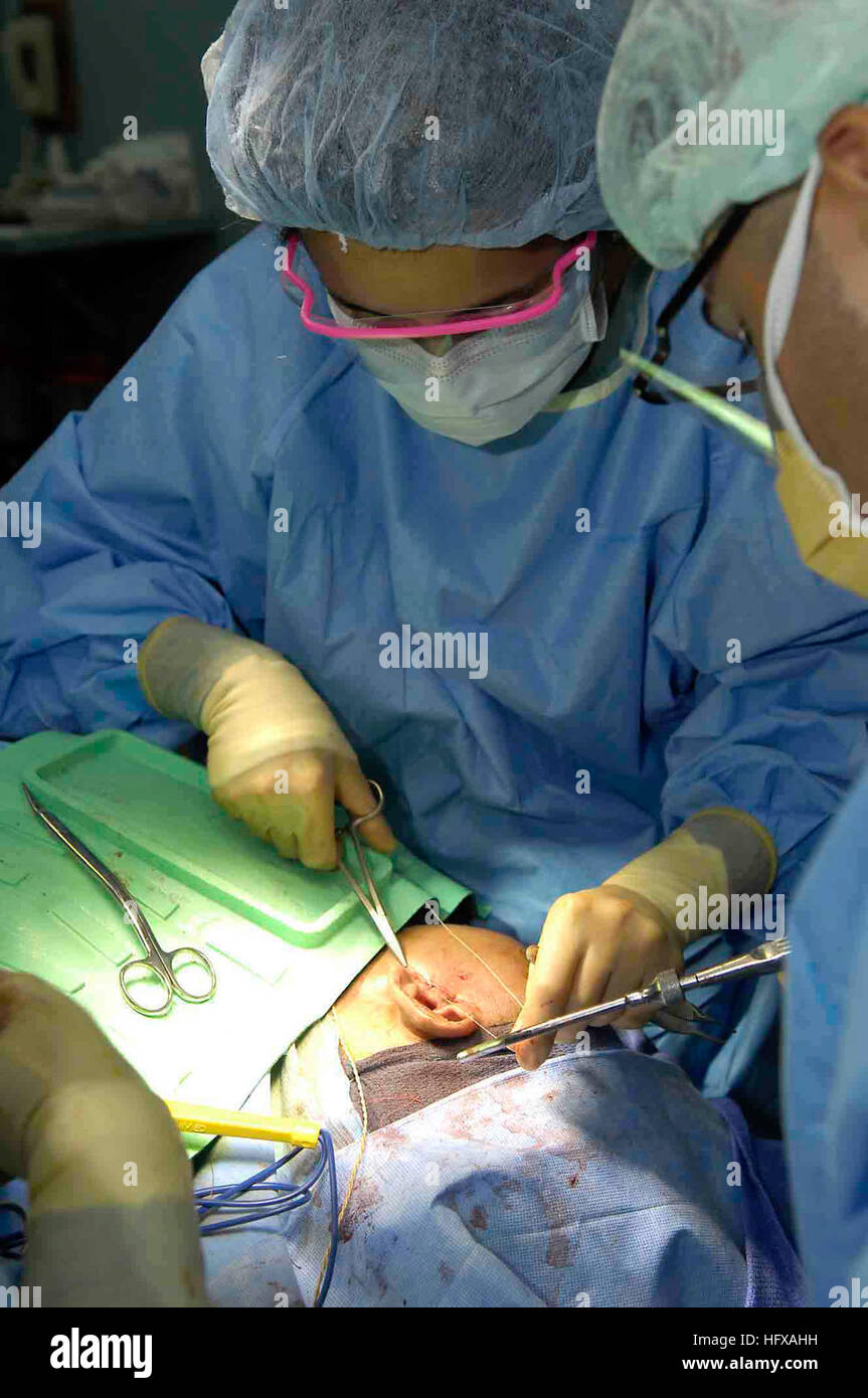 Military operating rooms hi-res stock photography and images - Alamy