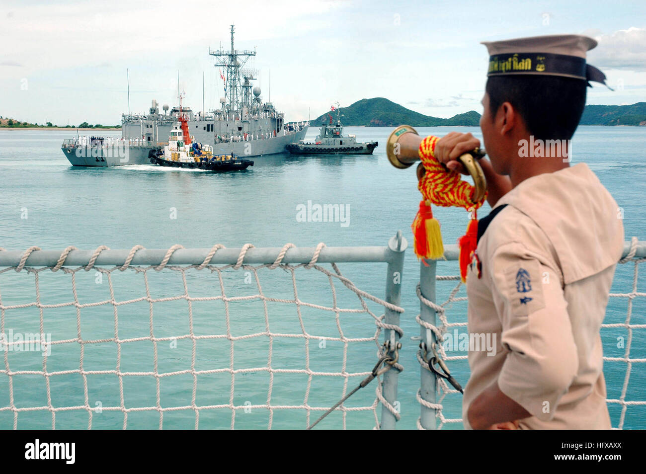 Guided Missile Frigate Uss Jarrett Ffg 33 High Resolution Stock ...