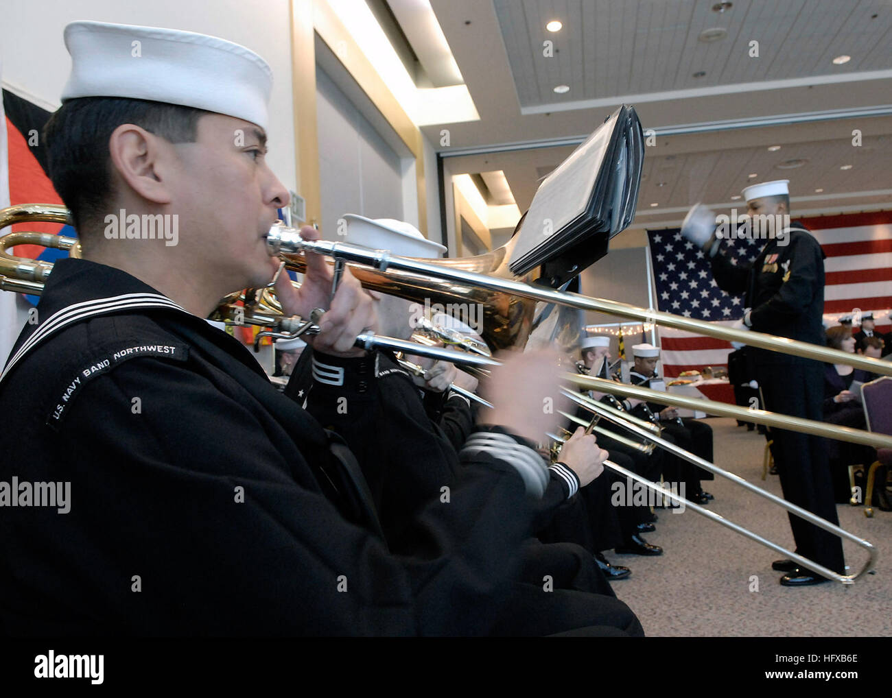 Afloat training group pacific northwest hi-res stock photography and ...