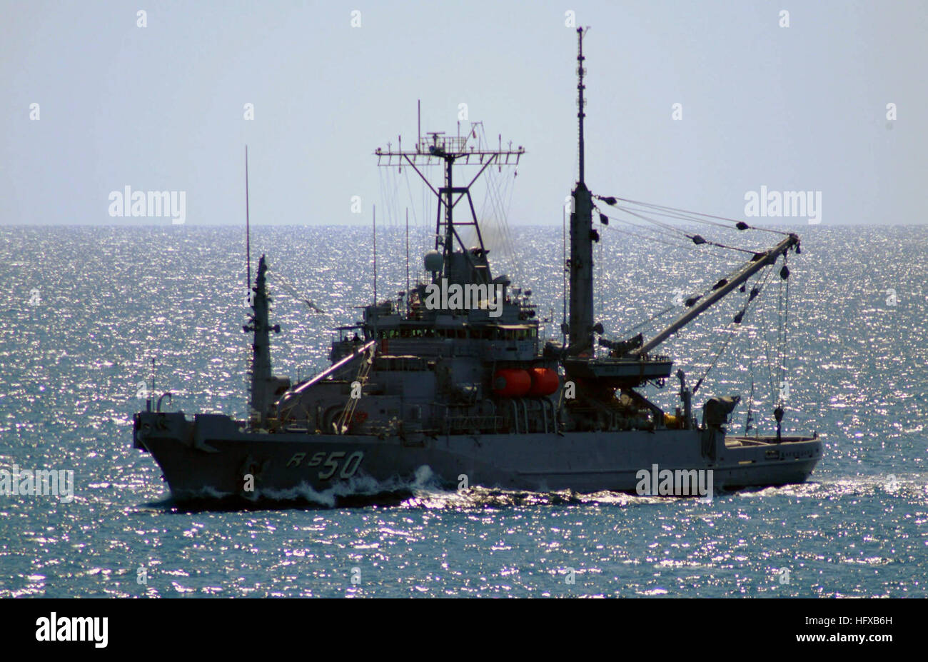 050724-N-4772B-022 Java Sea (July 24, 2005) - The rescue and salvage ...