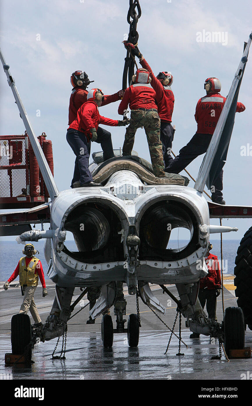 Tilly crash crane hi-res stock photography and images - Alamy