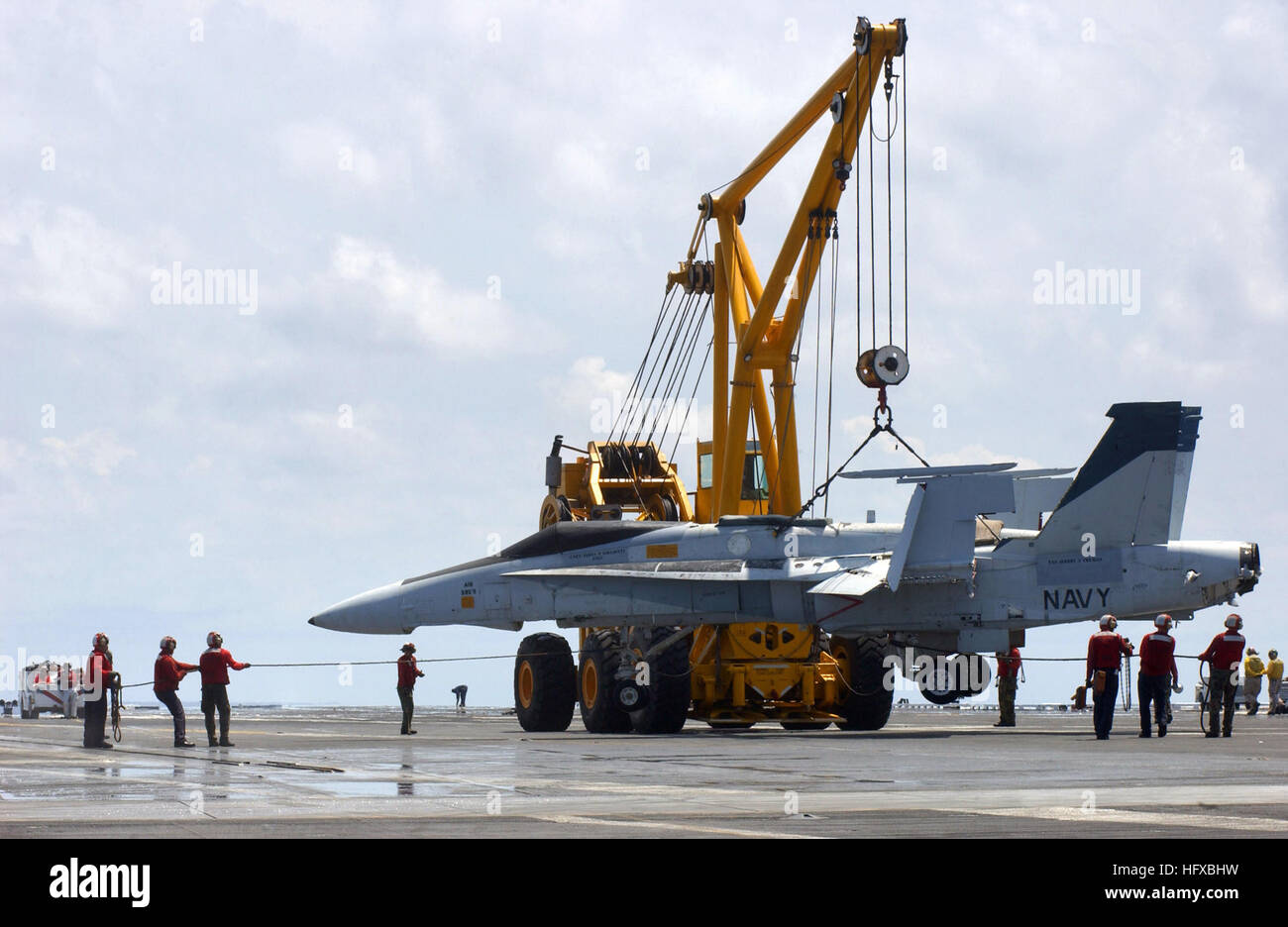 Tilly crash crane hi-res stock photography and images - Alamy
