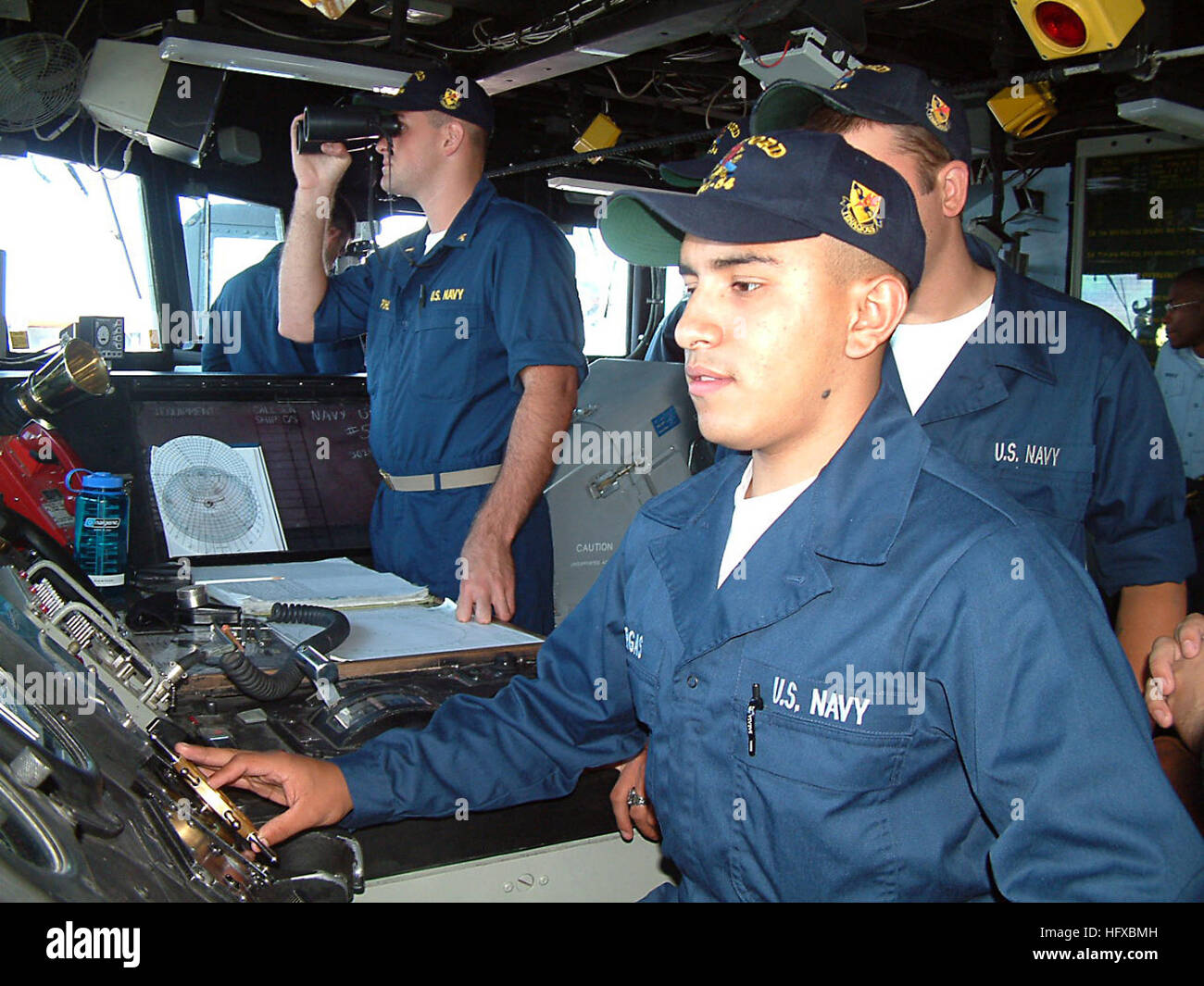 Bridge officers aboard uss hi-res stock photography and images - Alamy
