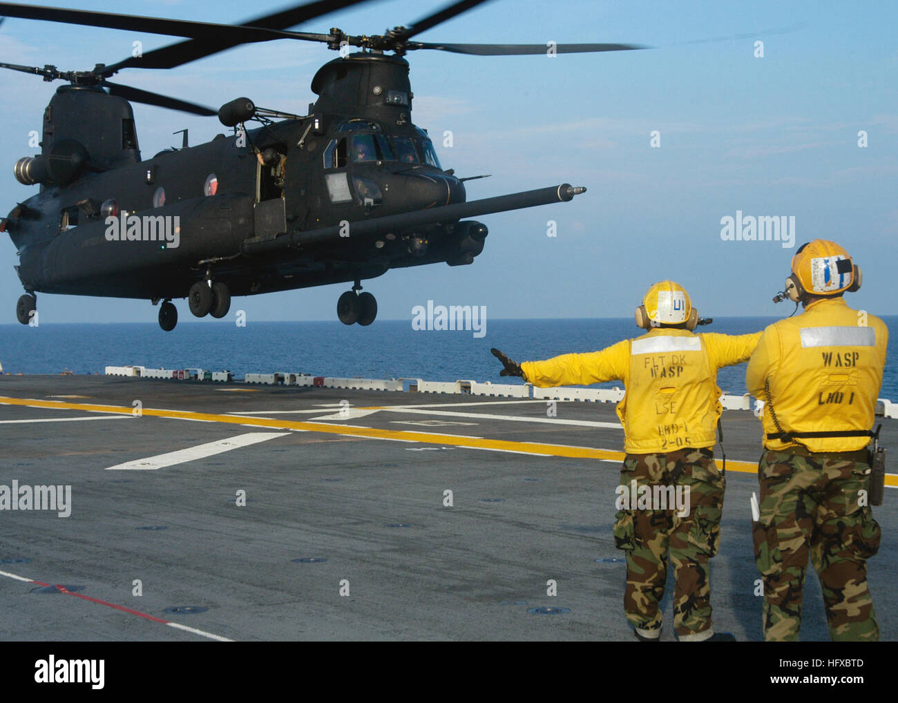 050808-N-3666S-048 Atlantic Ocean (Aug. 08, 2005) - A U.S. Army MH-47 ...