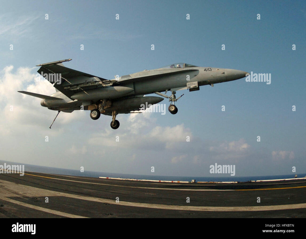Strike fighter squadron 195 f a 18c hornet hi-res stock photography and ...