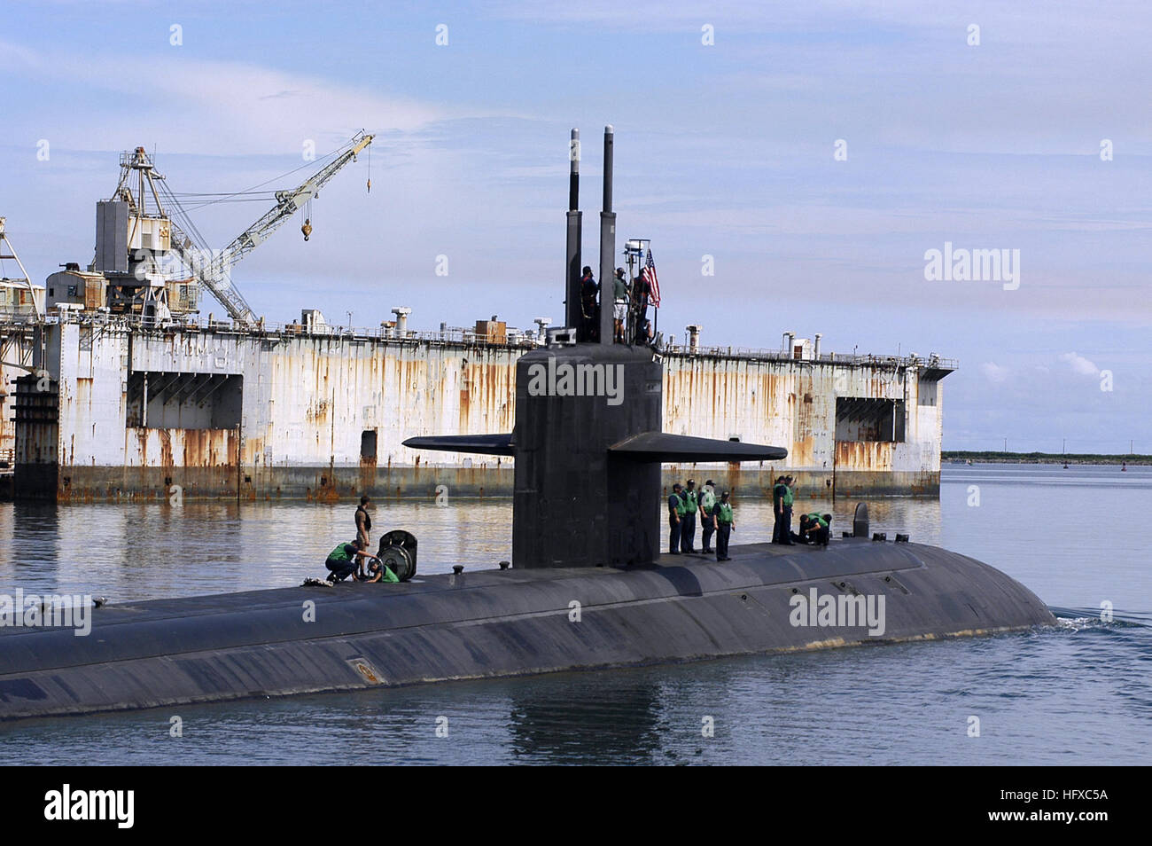 050817-N-7293M-107 Santa Rita, Guam (Aug. 17, 2005) - The Los Angeles ...