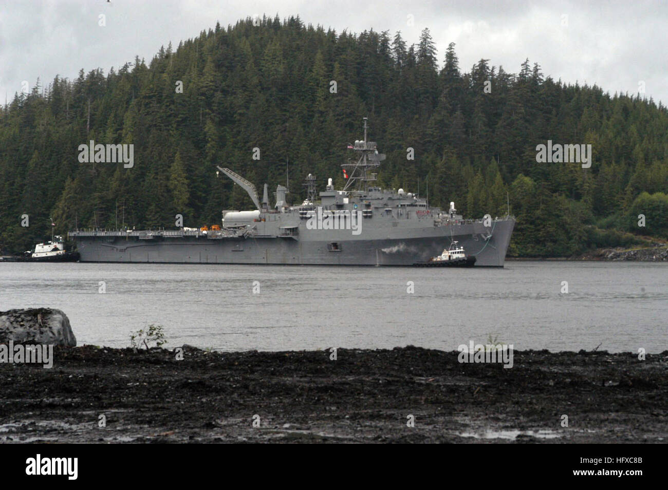 050820-N-0793G-163 Ketchikan, Alaska (Aug. 20, 2005) - The amphibious ...