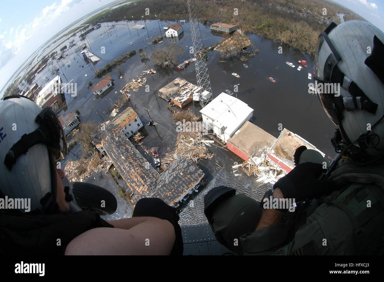 Hurricane katrina helicopter rescue hi-res stock photography and images ...