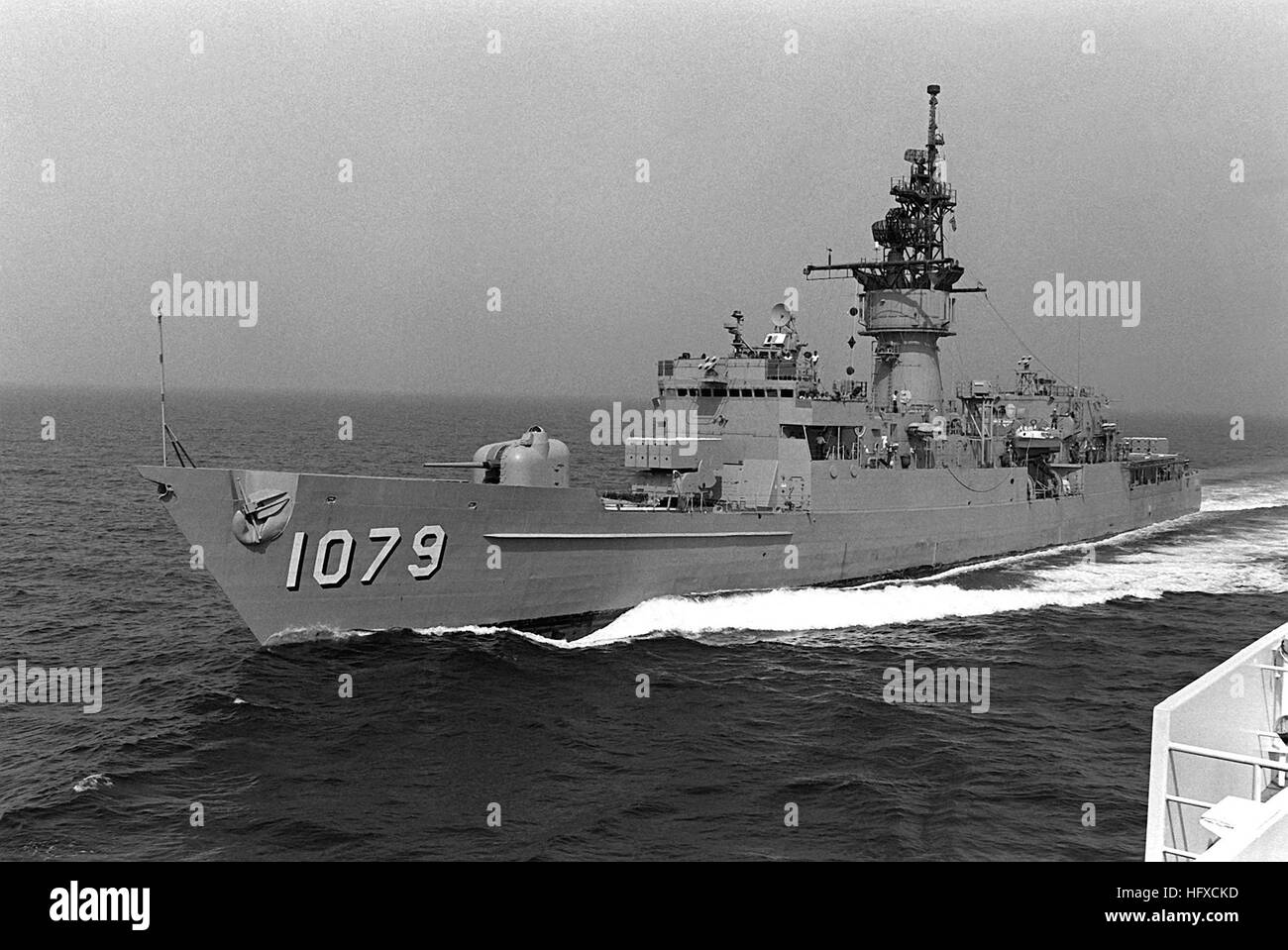 Port bow view of the Knox Class frigate USS BOWEN (FF-1079) underway. USS Bowen (FF-1079 Stock ...