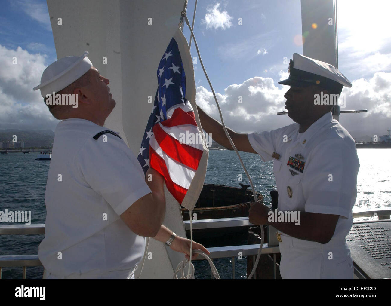 Navy personnel aboard amphibious hi-res stock photography and images ...