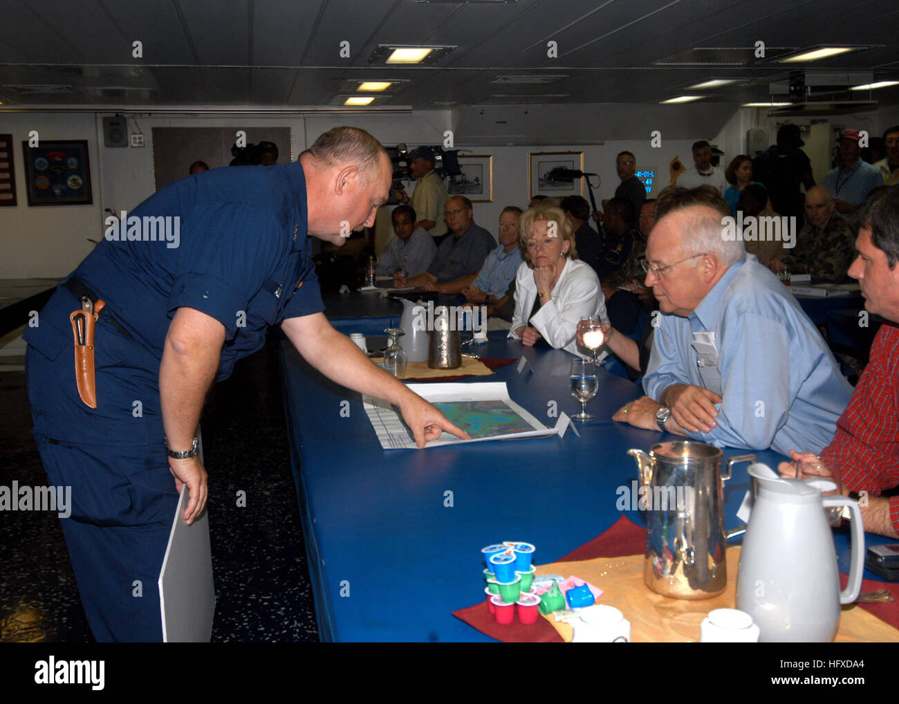 Chief of Staff of the U.S. Coast Guard briefs Vice President on ...