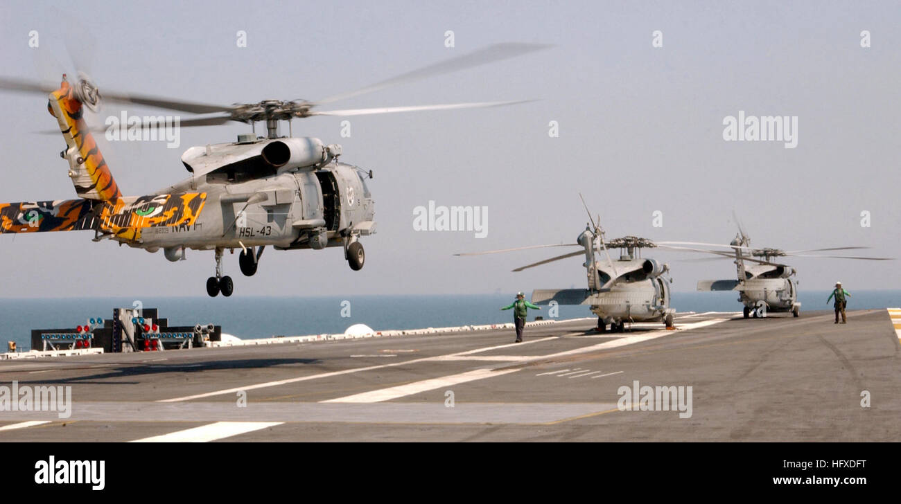 050910-N-6125G-149 Gulf of Mexico (Sept. 10, 2005) - An SH-60B Seahawk ...